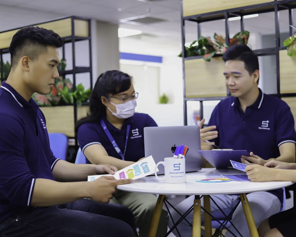 Services - SPLUS-SOFTWARE